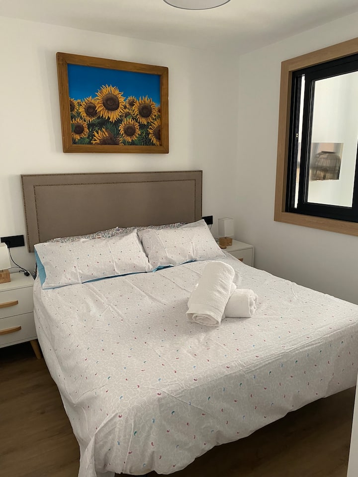 Beach Side Apartment With Pool! - Manilva