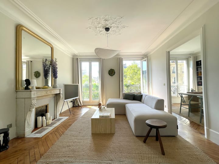 2 Bedroom Stylish Apartment - Paris