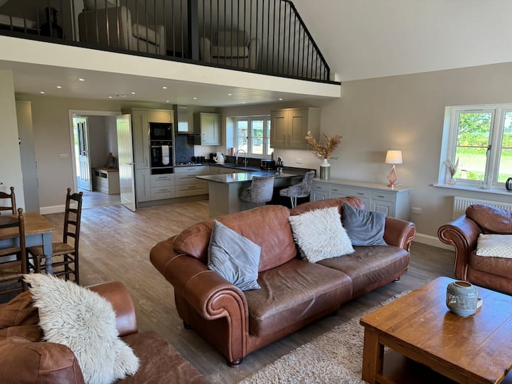 Secluded Bungalow Stunning Views - Northwich