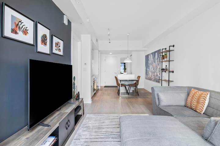 All Inclusive Luxury Stay Downtown | Huge Balcony - Montreal