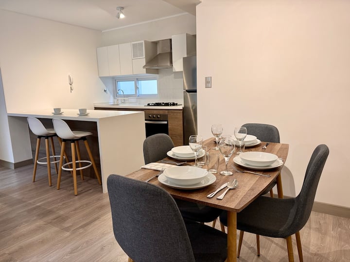 2br+den Apartment  In Miraflores With Parking - Lima