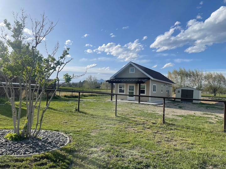 Tiny House Hideaway - Cody, WY