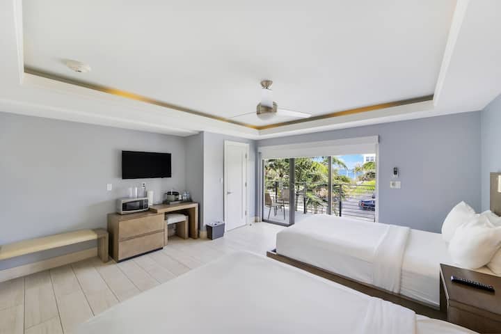 At Mine | Ocean View Double Suite With Pool - Fort Lauderdale, FL