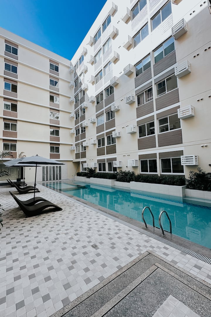 Urban Escape At Fullerton Suites - Silang