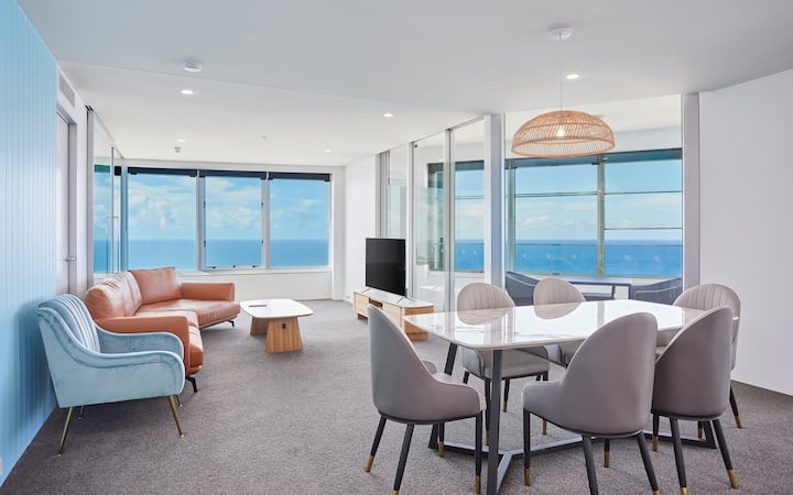 47th Floor Ocean View 3-bedroom With Parking - Broadbeach