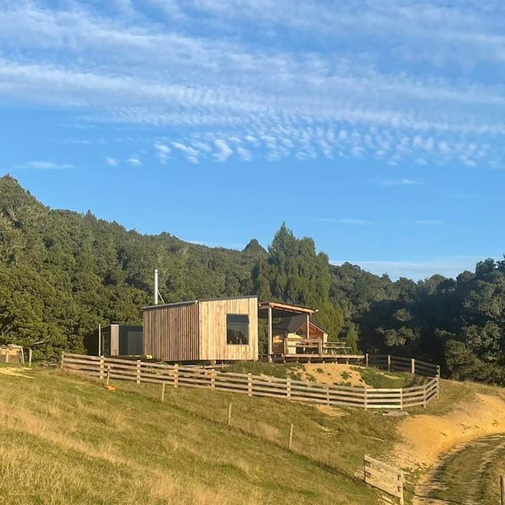 Lumberjack Lodge - Pukekohe Hill