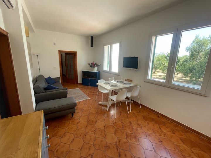 Cozy 2 Bedroom Guest House On Private Estate. - Trani