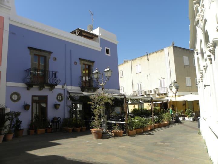 Appartamento Monolocale, 1º Piano Con Balcone - Lipari