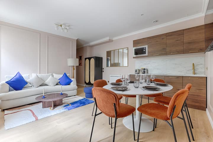 Luxury Flat 3br/8p With Jacuzzi - Haussmann - Parijs