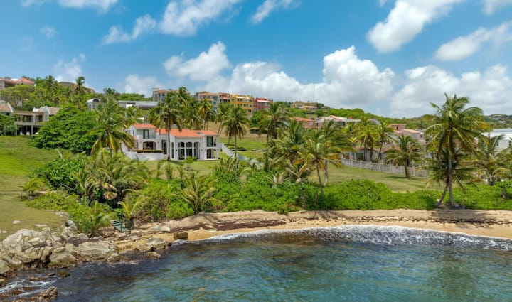 Modern Beachfront Villa Palmas - Humacao