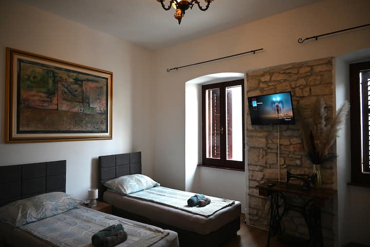 Room With Private Bathroom R - Pula