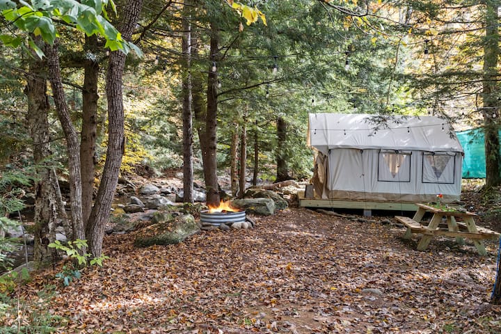 Enchanted Forest River Glamping With Hot Tub - Vermont