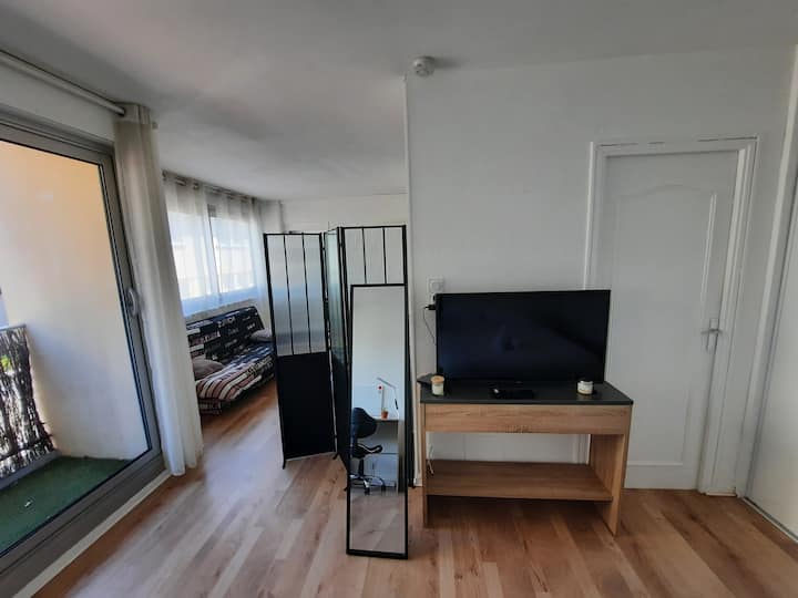 Courtépée : Apt 2 Prs Avec Balcon En Centre Ville - Dijon