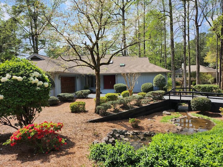 Beautiful Home On Pinehurst With Pond - Pinehurst