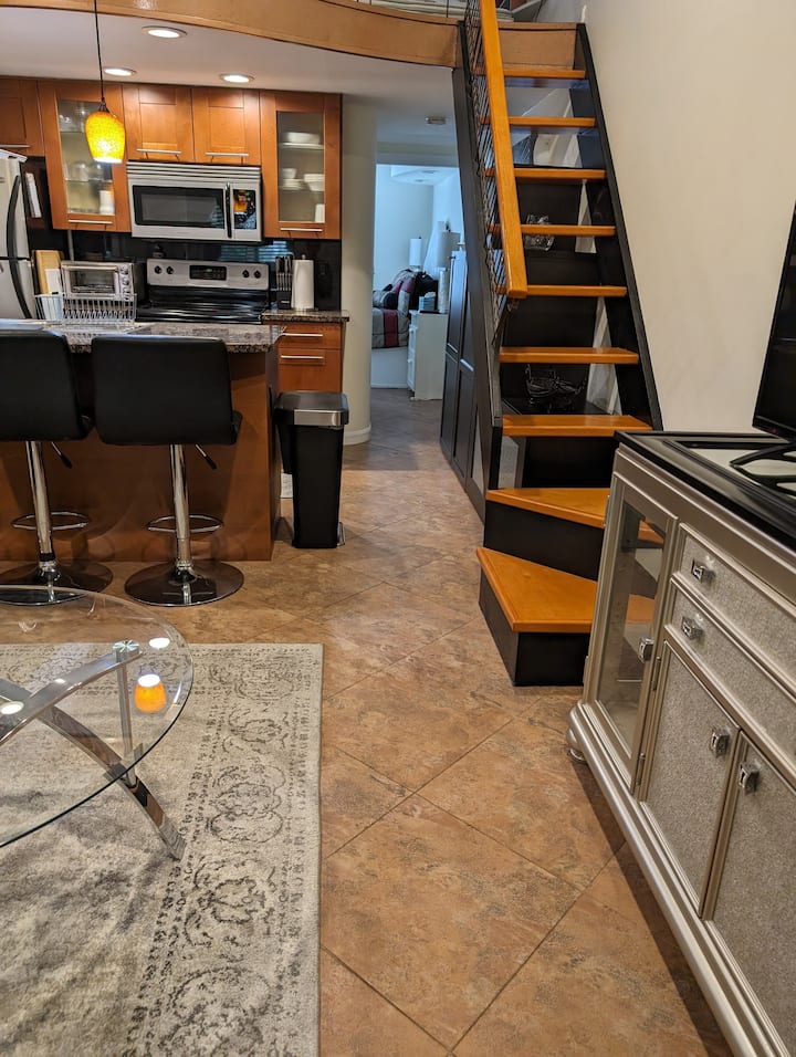 Tantastic In Paradise Lakes ! - Land O' Lakes, FL