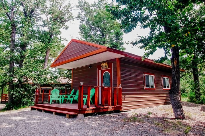 Bear Grass Cabin - St. Mary, Mt (2 Night-minimum) - Montana