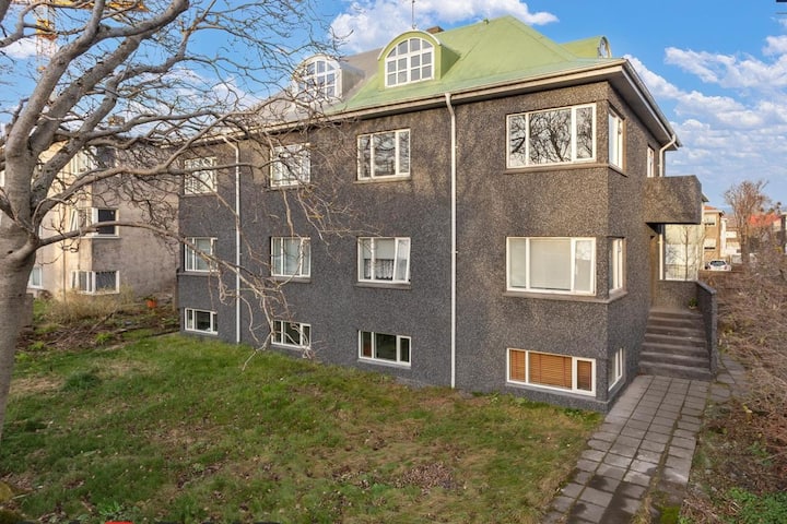 Central 4 Bedroom - Whole Apart - Reykjavik