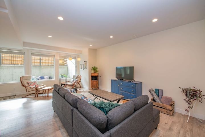 Central, Modern Suite - Vernon, BC, Canada