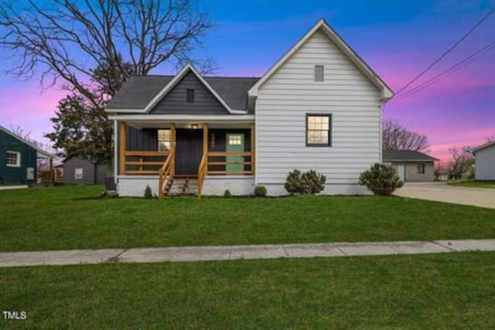 Cozy 6-guest Stay Near Elon Univ & Highway 85 #1 - Burlington, NC