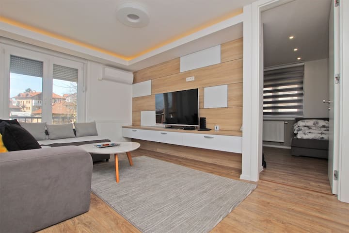 Old Town Sarajevo Apartment With Private Garage - Sarajevo