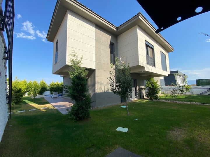 ÇEşme Reisdere De Kiralık Villla - Ilıca
