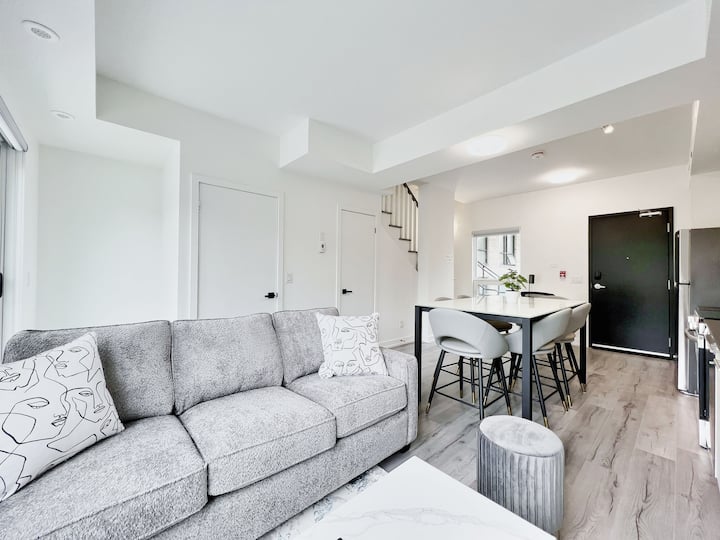 4bed Multi-level Unit| Rooftop Deck | Free Parking - Toronto