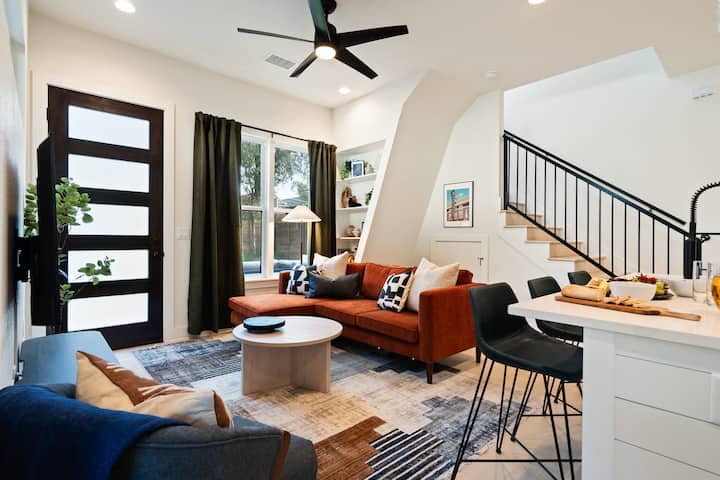 Hot Tub, Fire Pit & Patio Near Downtown Austin - Austin
