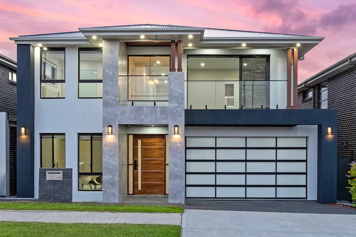 Spacious & Luxury 4bed Room Retreat Near Station - Blacktown