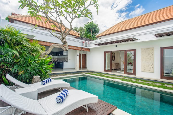 Two Bedroom Private Pool Villa Seminyak Near Beach - クタ