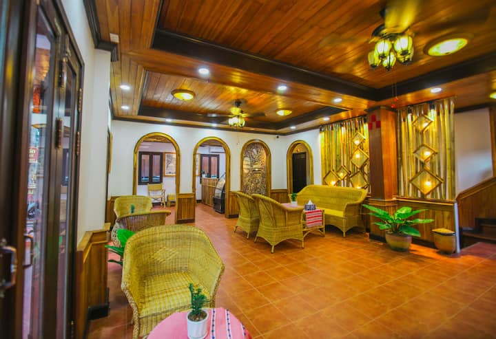 Twin Room With Balcony 4 At Kosy Villa - Luang Prabang