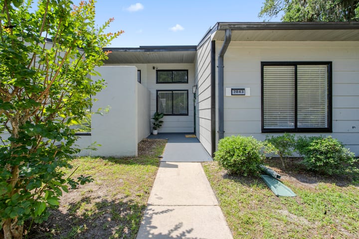 Newly Renovated Oasis - Gainesville