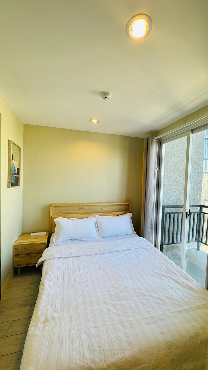 Cozy Studio With Balcony 2402 - Cebu City