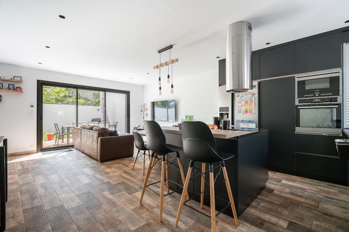 A Beautiful House With Garden / 7 Guests - Argenteuil