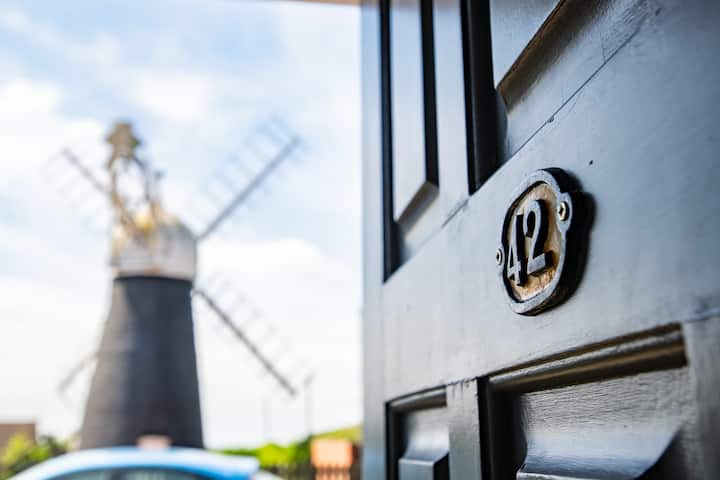 Family House With Stunning Mill View/pass The Keys - Lincolnshire