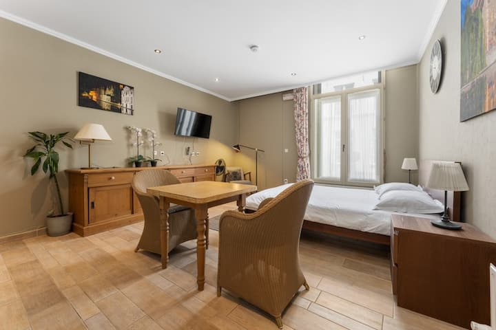 Super Central Flat By Old Town - Brujas