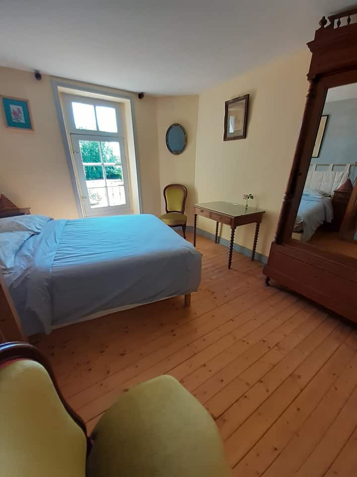 Chambre De La Tour De L'ermitage - Chinon