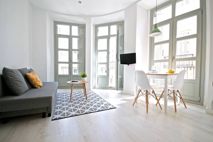 Apartamento Urbano Con Balcón En Centro Histórico - Málaga