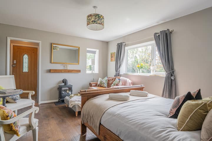 Charming Self Contained Room Close To Bath - Bradford-on-Avon