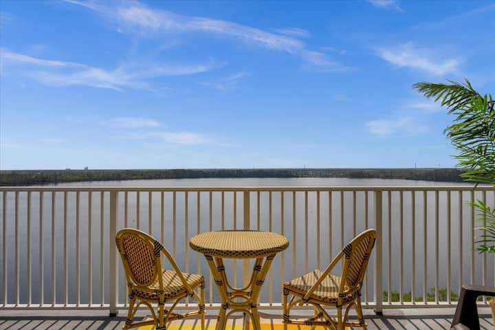 Unique Lake Condo-prime Location! - Lake Buena Vista, FL