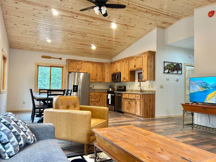 Perfectly Located By Lakes And Trails - Cook, MN