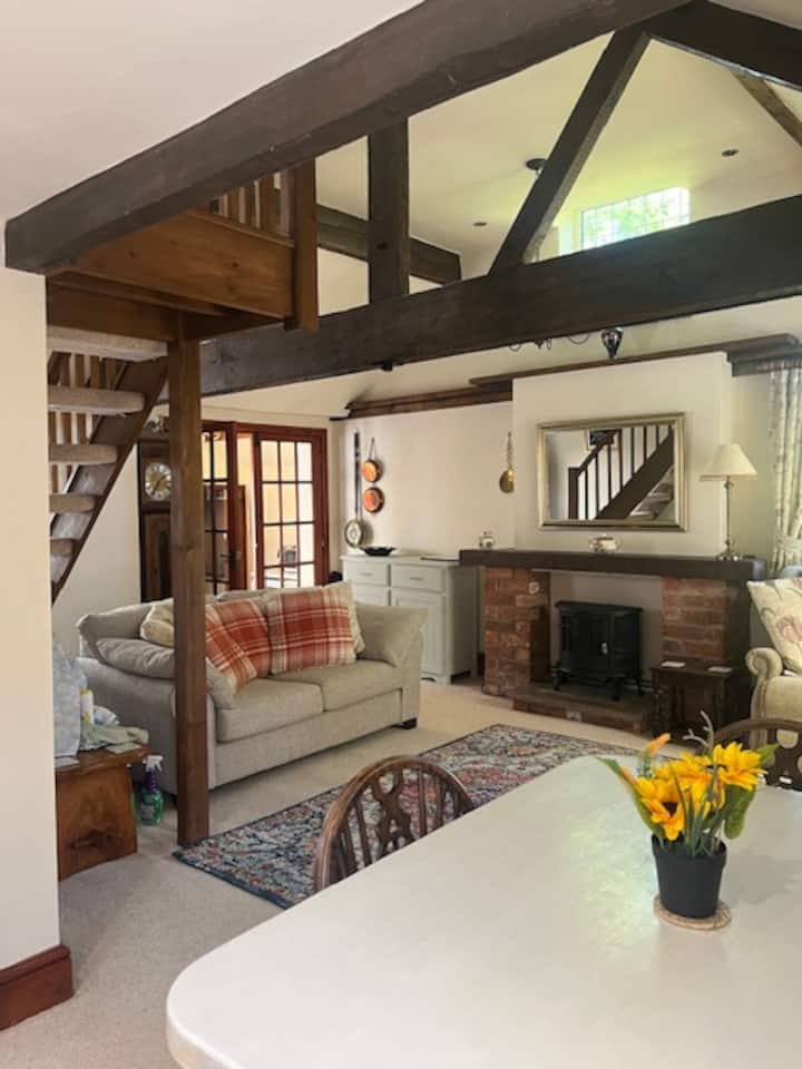 Woodshed Cottage - Alton