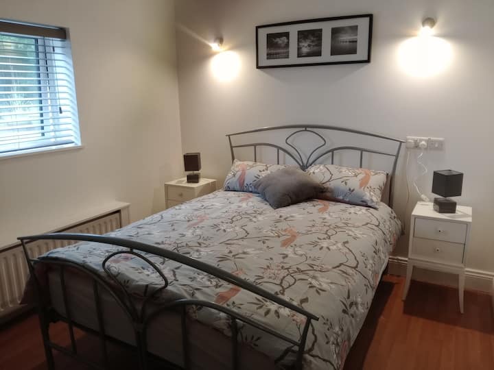 Double Bed Room With En Suite. - Oranmore