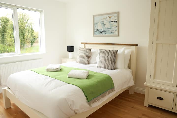 Riverfront 3-bed House, Donegal Gem - Donegal