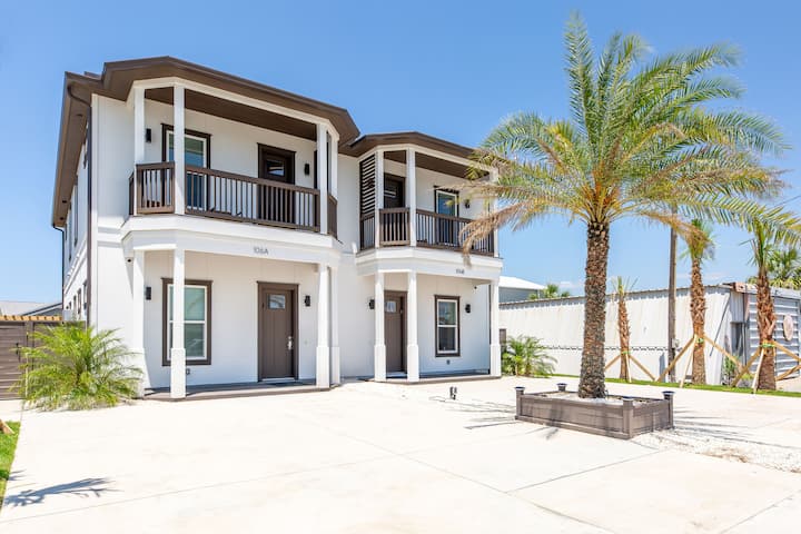 Saltwater Pool Luxury Beach House/10 Br/sleeps 28 - Panama