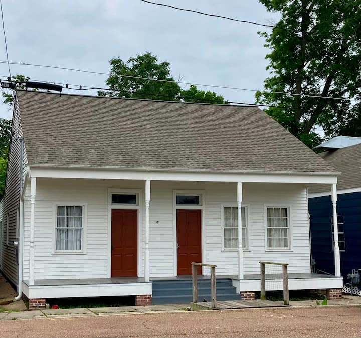 Bill's Place
On The Bluff - Natchez, MS