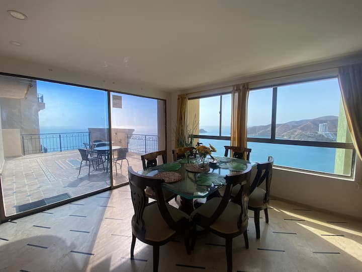 Apartamento Rodadero Frente A La Playa - Santa Marta, Colombia