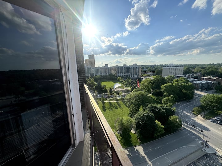 Midtown Condo With Skyline Patio: 2bed-2bath - Omaha, NE