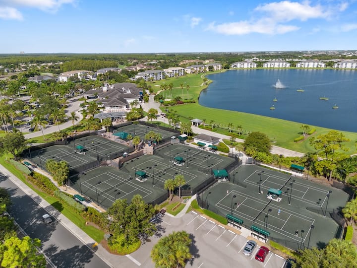 Beautiful Sunsets & Golf Course - Fort Myers