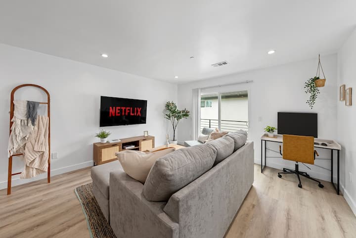 Cozy & Cool Retreat In South Bay - Torrance, CA