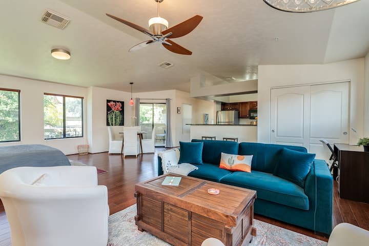 Large Modern Luxury Loft With Attached Garage - Tucson, AZ